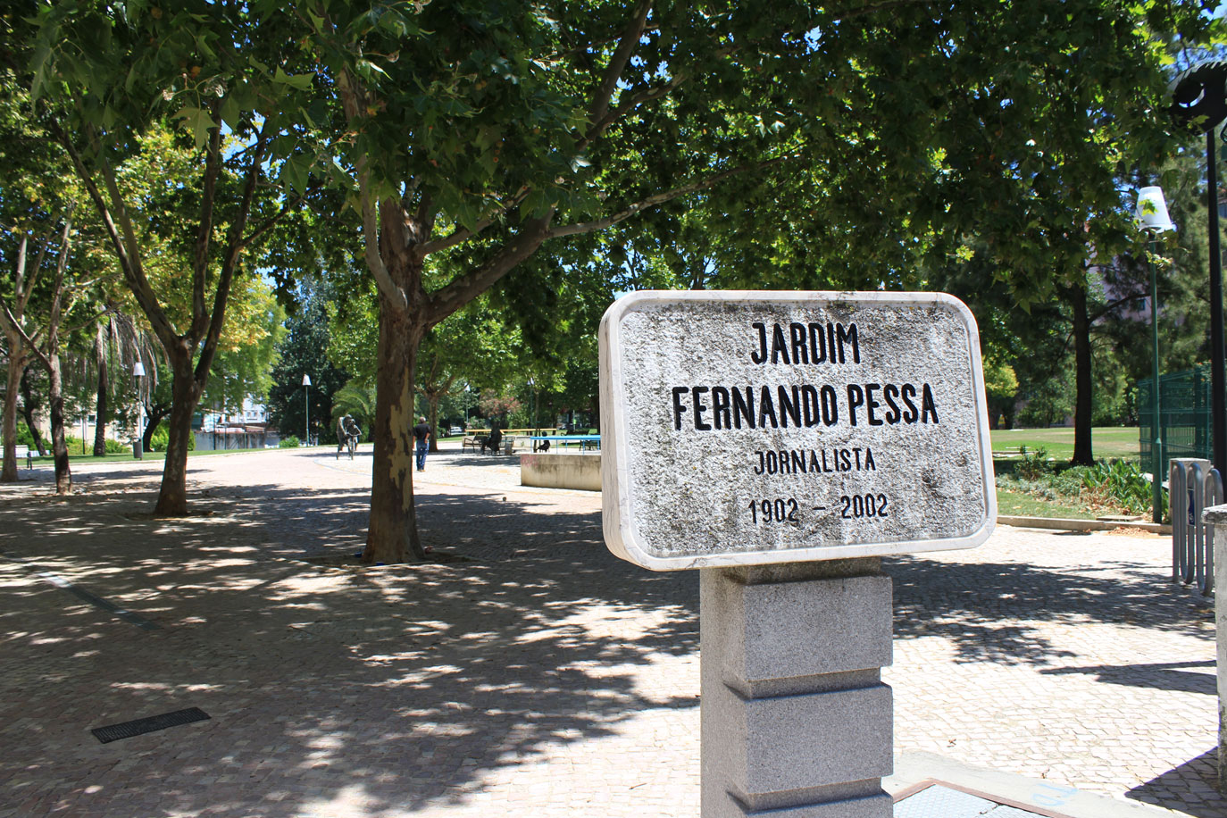 Jardim Fernando Pessa em Lisboa • Portugal
