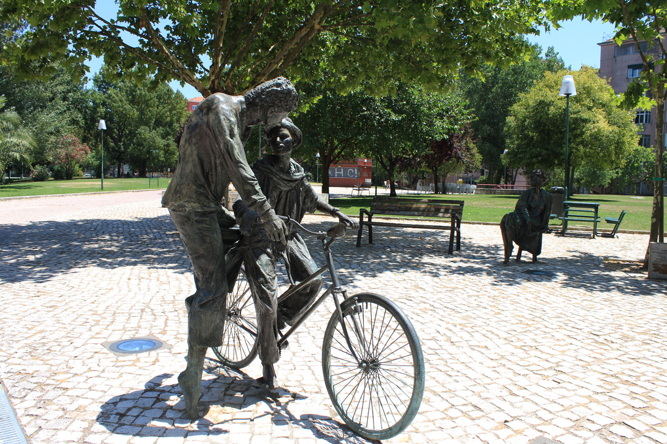 Jardim Fernando Pessa em Lisboa • Portugal